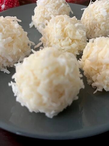 Easy No Bake Coconut Balls with Condensed Milk Recipe - Southern Home ...